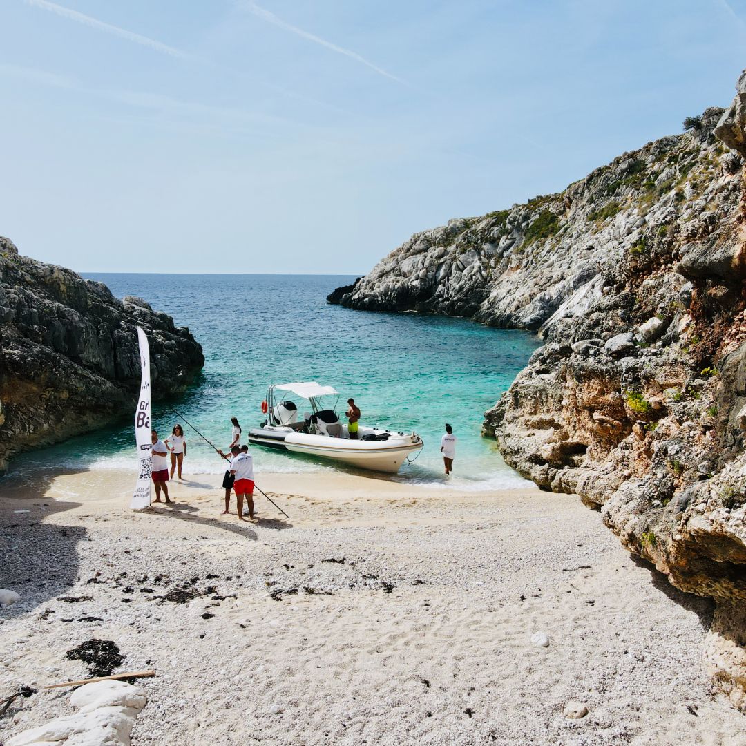 Sazan Island Trip & Tours Vlore - ISLAND.AL